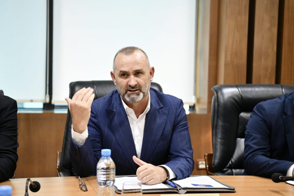 Amnistia penale, Manja: Përfitojnë 700 të burgosur dhe 2500 në shërbim ...