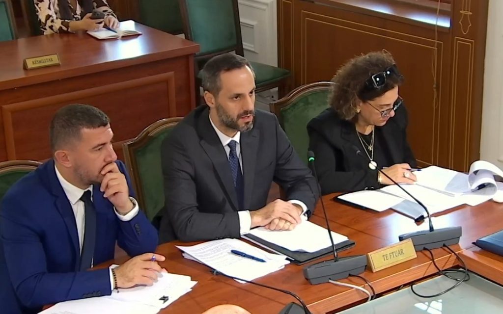 Ministri i Drejtësisë te “Ligjet”: Sfida është mbingarkesa e dosjeve ...